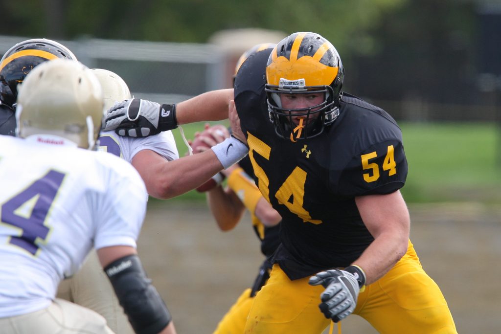 Football team hopeful for Homecoming win - The Gustavian Weekly