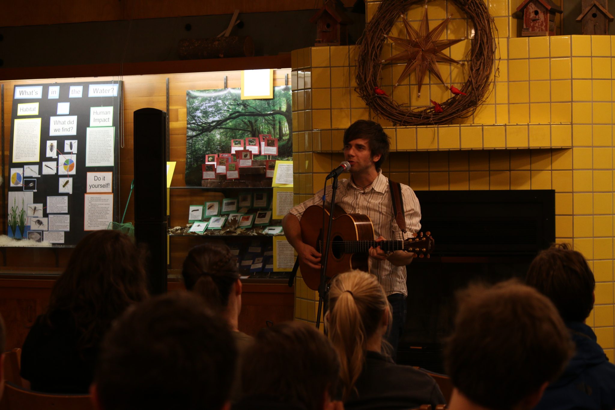 Brian Laidlaw blends poetry and music - The Gustavian Weekly